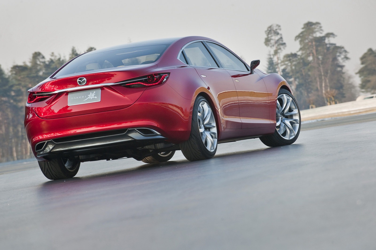 Biler - stort og større!: Ny firma-bil - vent lige på Mazdas nye 6'er